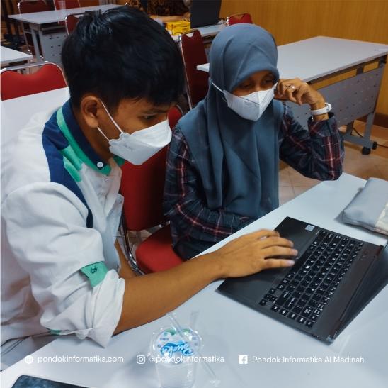Santri Menjadi Pemateri Pelatihan Programming Yang Diikuti Oleh Komunitas Guru IT se-Yogyakarta ...